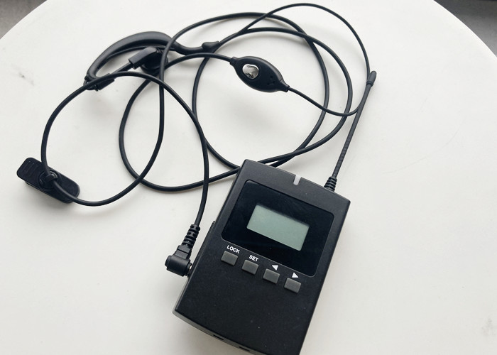 Two Way Audio Tour Devices Achieve Question And Answer